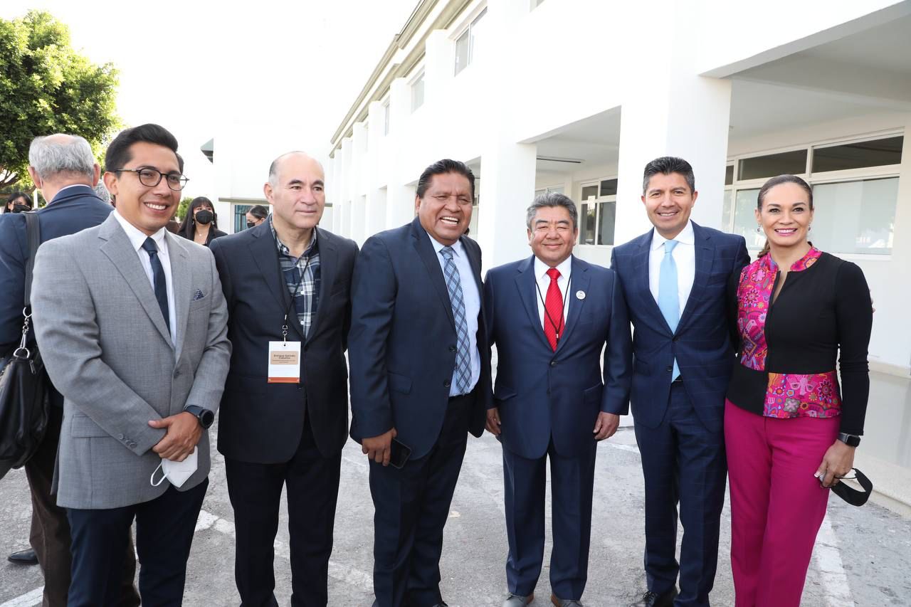 Eduardo Rivera Pérez acudió a la presentación de la Plataforma Educativa Binacional por parte de ...